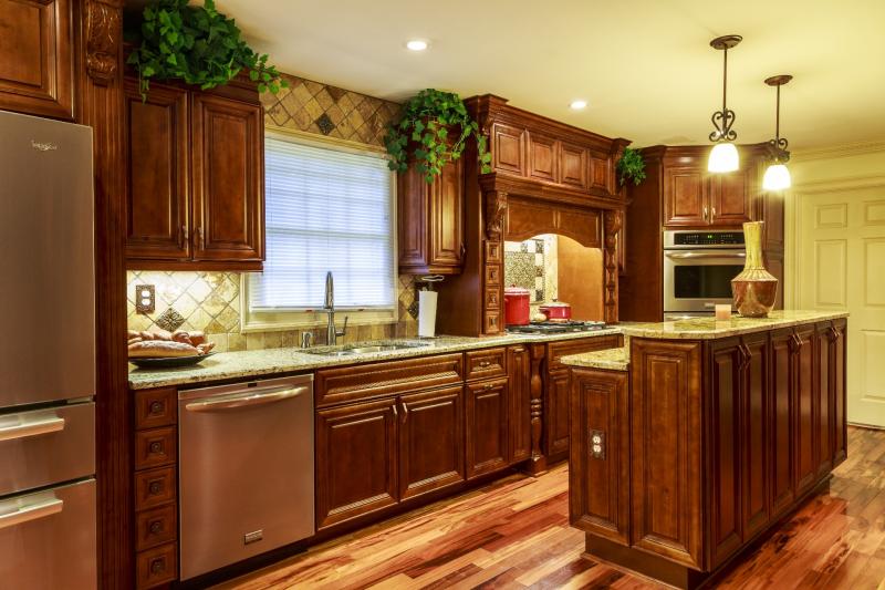 Cambridge Cherry Kitchen Cabinets | RTA Cabinet Store